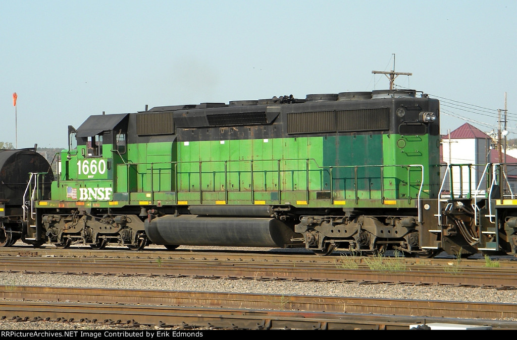 BNSF 1660 Back side